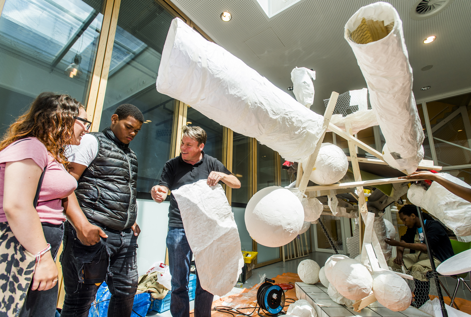 De kunstenaars van AYCA 2 - Kunsthal